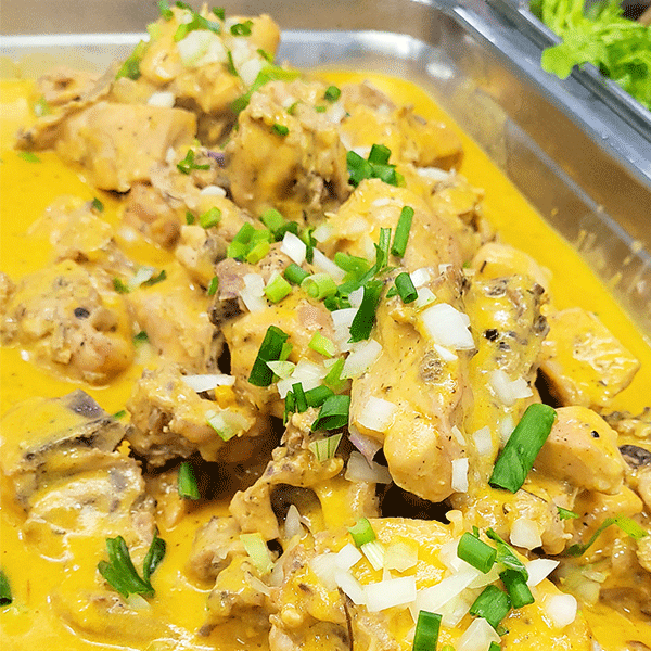 Pollo en salsa aurora – Angelicas Restaurant – Cecilio Acosta